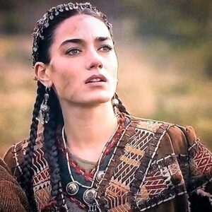 Hande Subasi aka Aykiz Hatun admires Pakistani fans - editor times