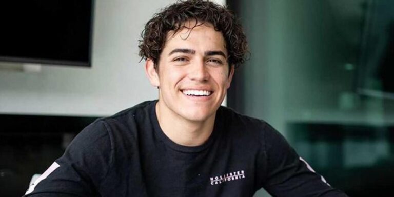 Nicki Minaj stuns fans on her US Vogue cover debut - editor times