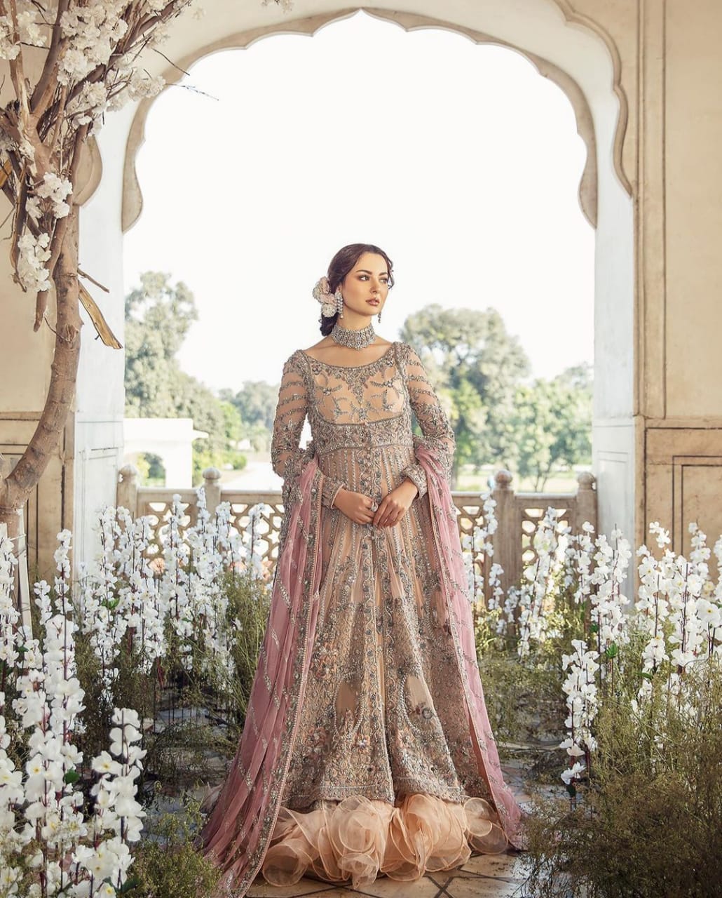 Haina Aamir looks epitome of beauty in Sunnia Manahil's collections - ET