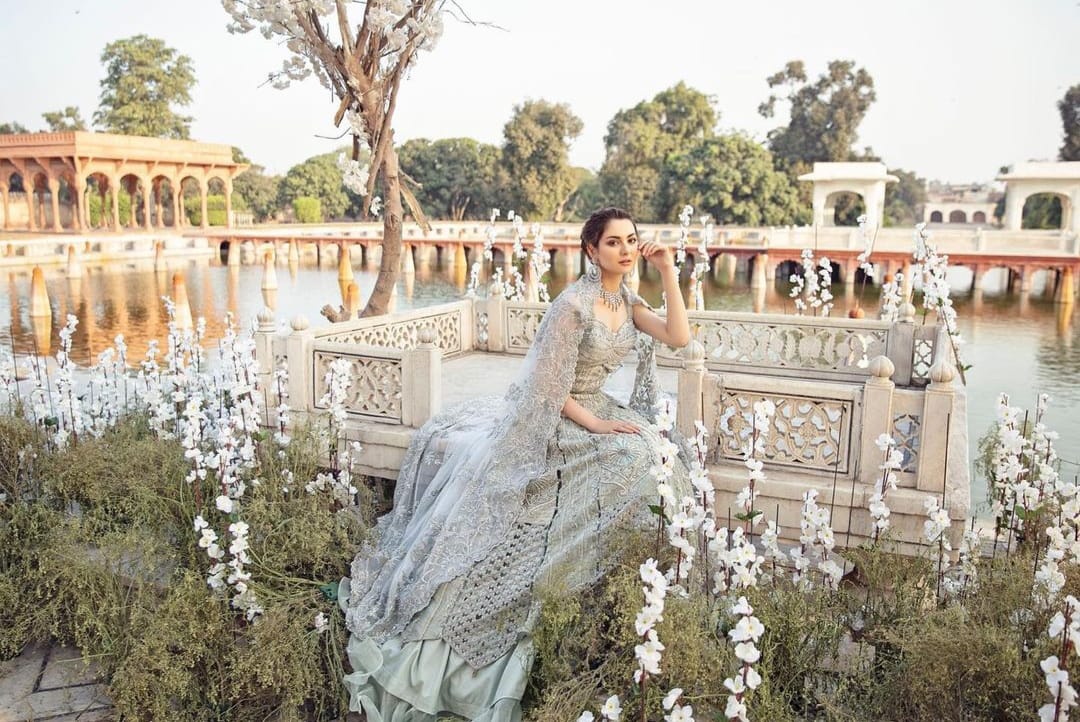 Haina Aamir looks epitome of beauty in Sunnia Manahil's collections - ET