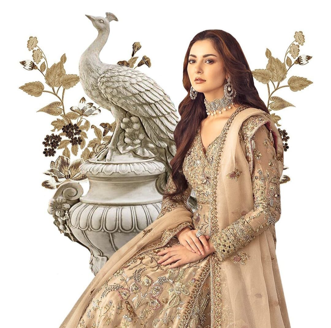 Haina Aamir looks epitome of beauty in Sunnia Manahil's collections - ET