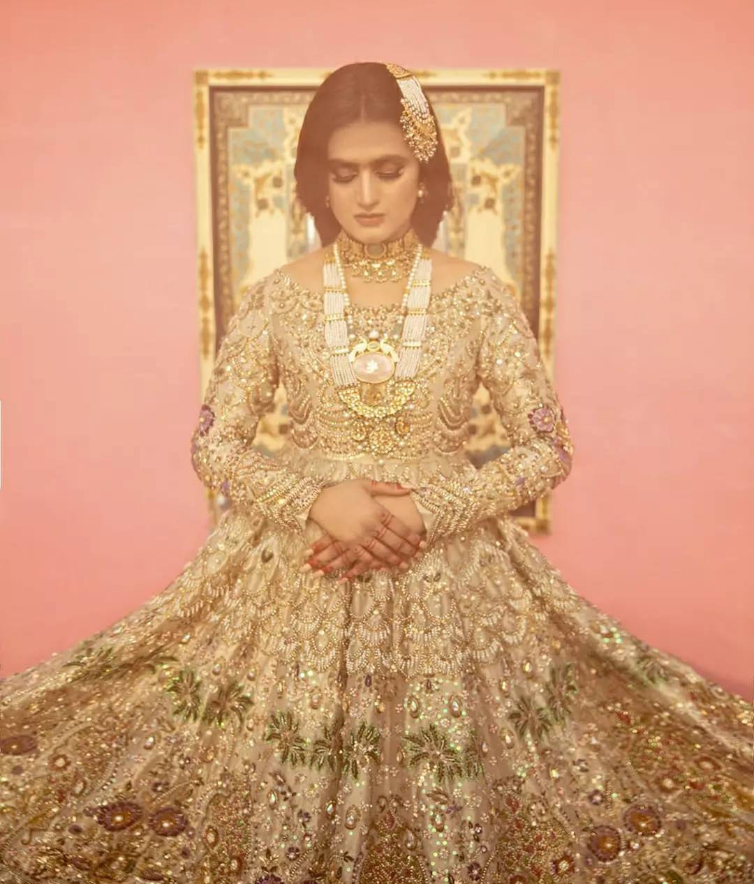 Hira Mani looks ethereal in her latest bridal shoot - editor times