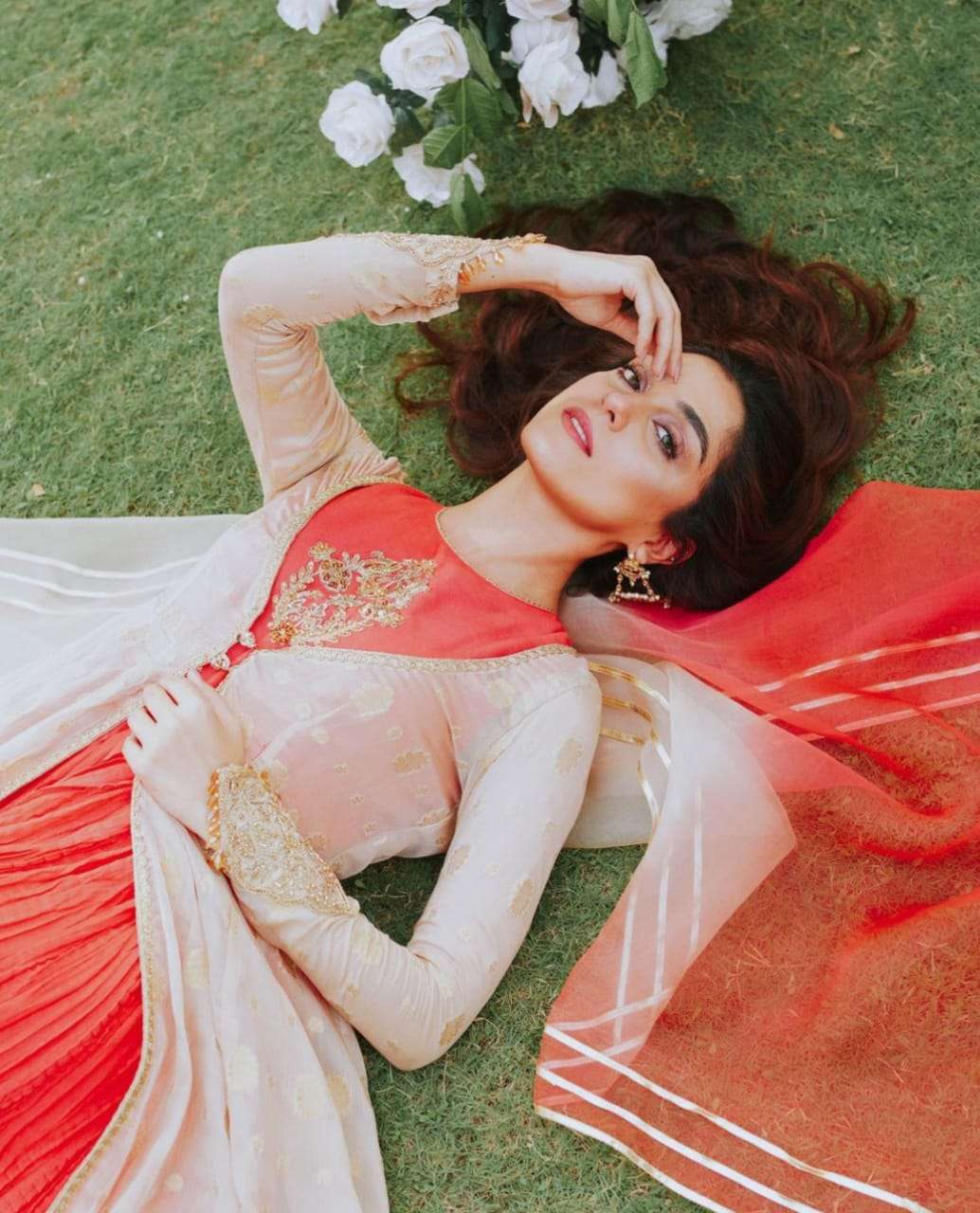 Maya Ali stuns fans in her Eid pictures - editor times