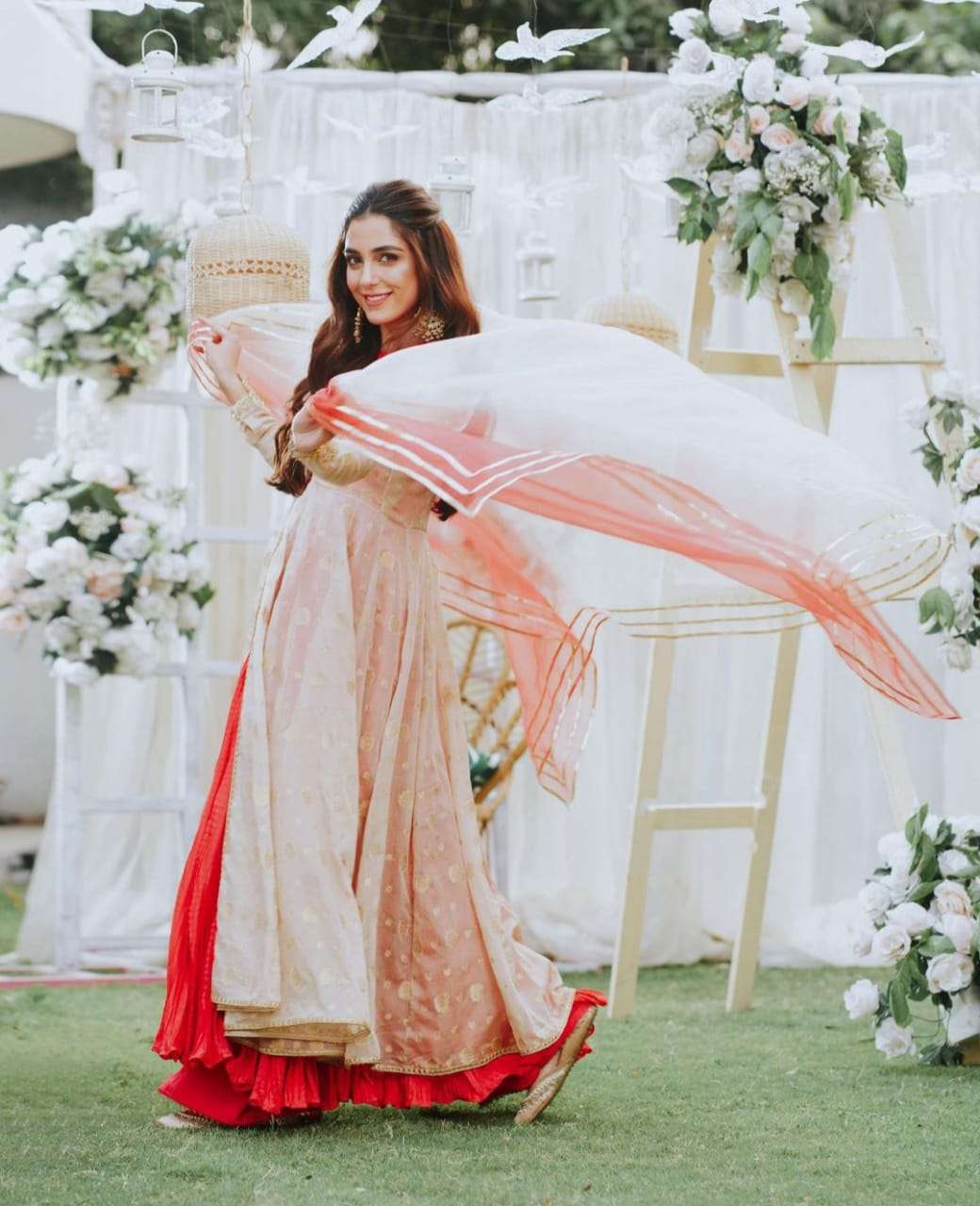 Maya Ali stuns fans in her Eid pictures - editor times