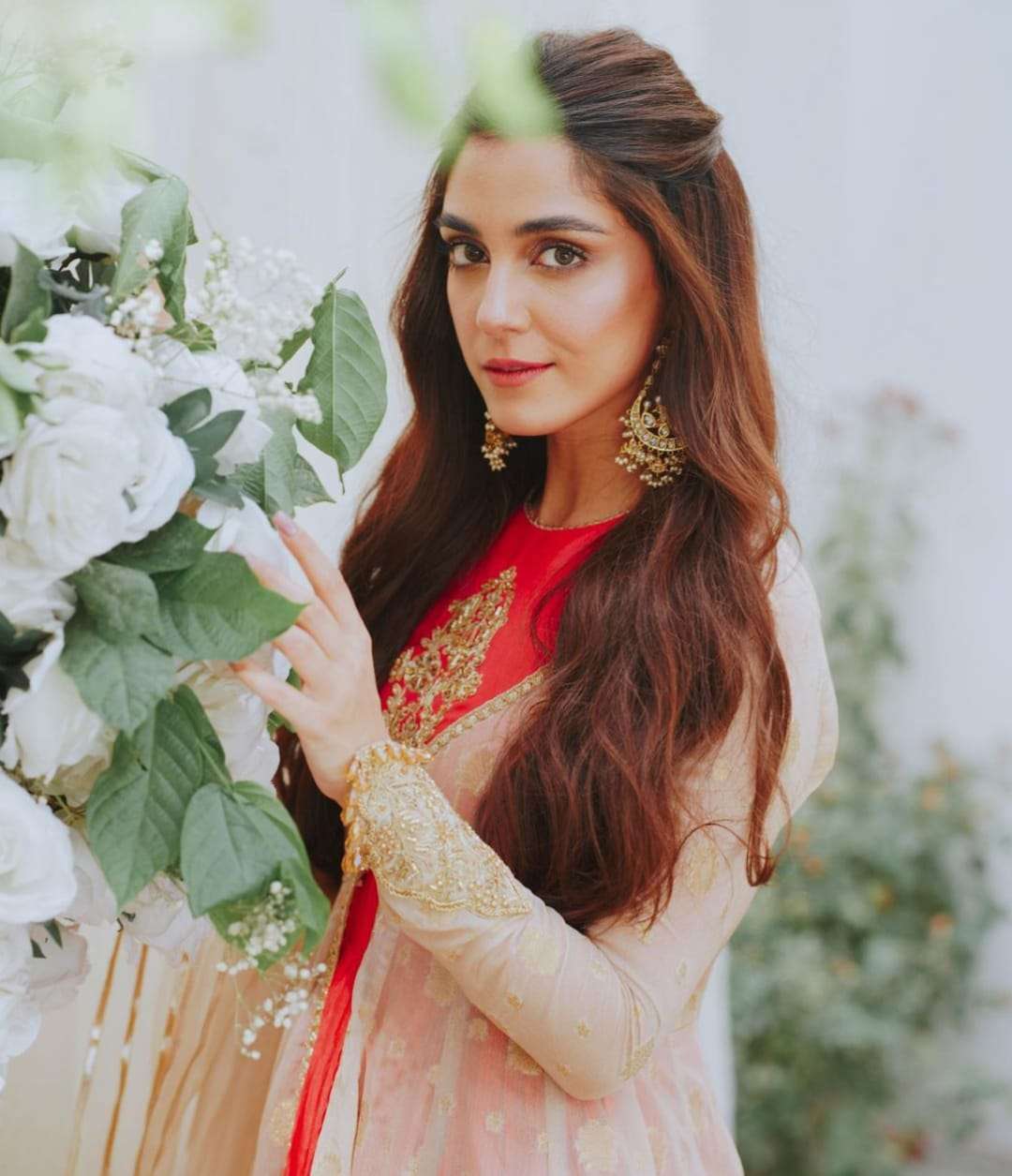 Maya Ali stuns fans in her Eid pictures - editor times