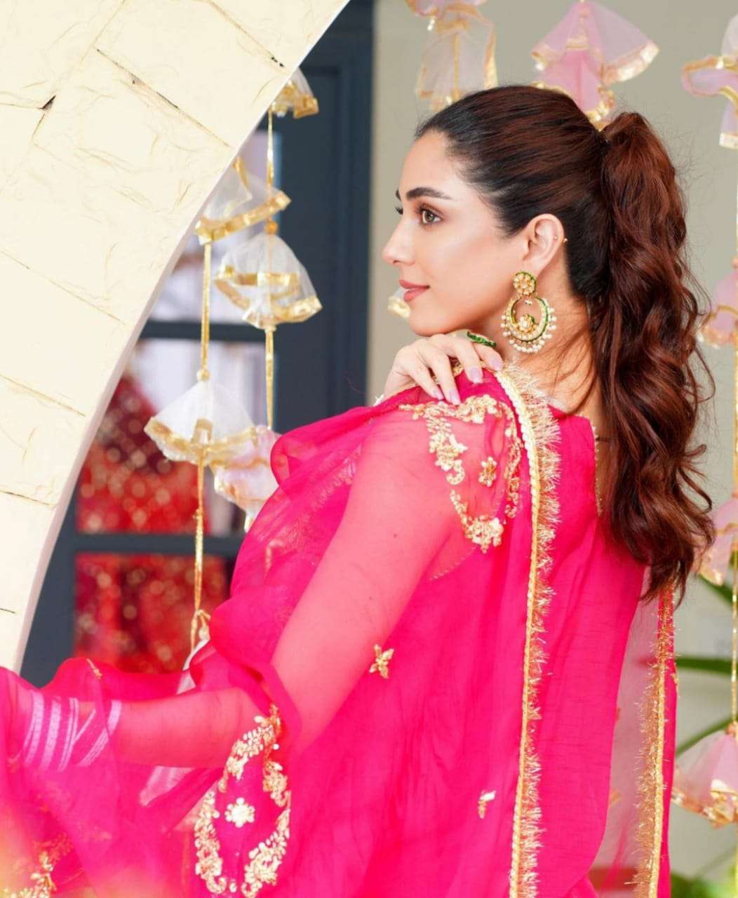 Maya Ali stuns fans in her Eid pictures - editor times