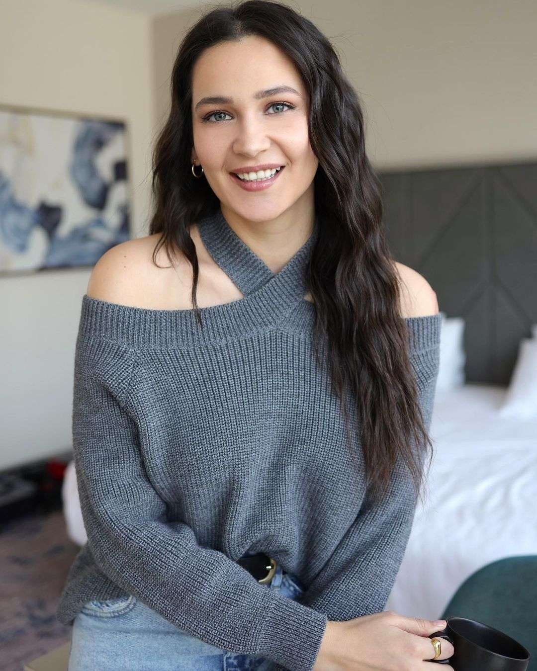 Aslihan Hatun stuns fans in super-hot latest pictures - editor times