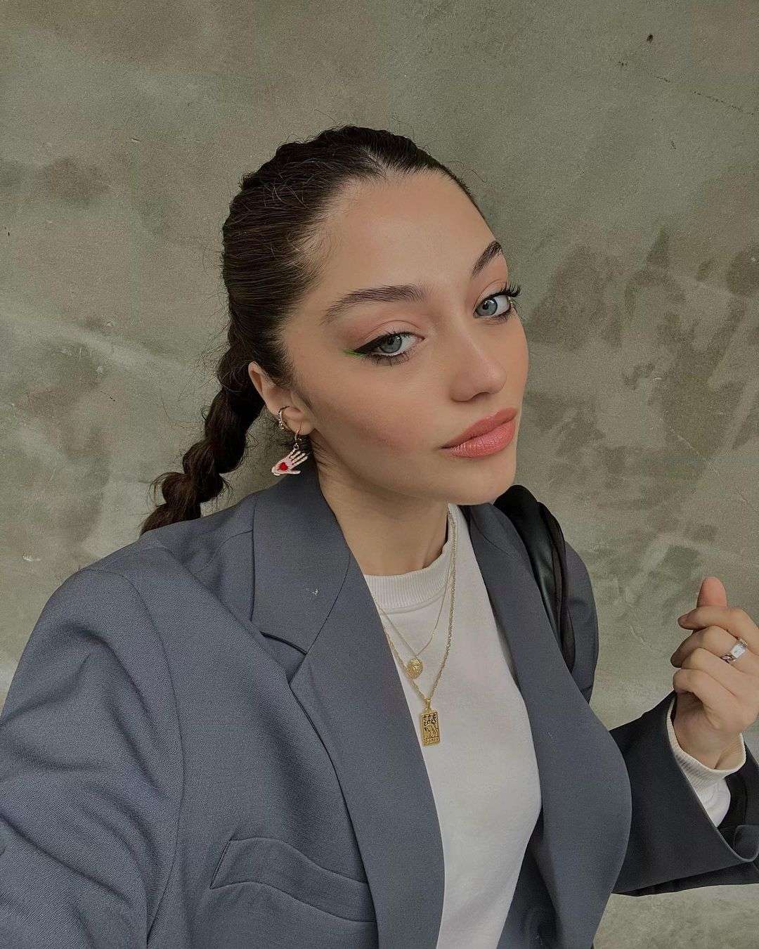 Kayra Zabcı – stunning shades of the Turkish Actress - Seferiye Hatun - ET