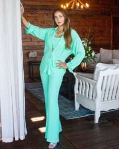 Gülsim Ali aka Aslihan Hatun sets internet ablaze with new pictures