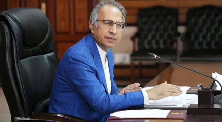 PM Imran Khan vows to continue his fight for Pakistan till last ball - ET