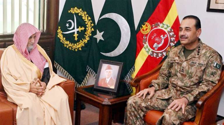 Army Chief Asim Munir welcomes Imam-e-Kaaba - editor times