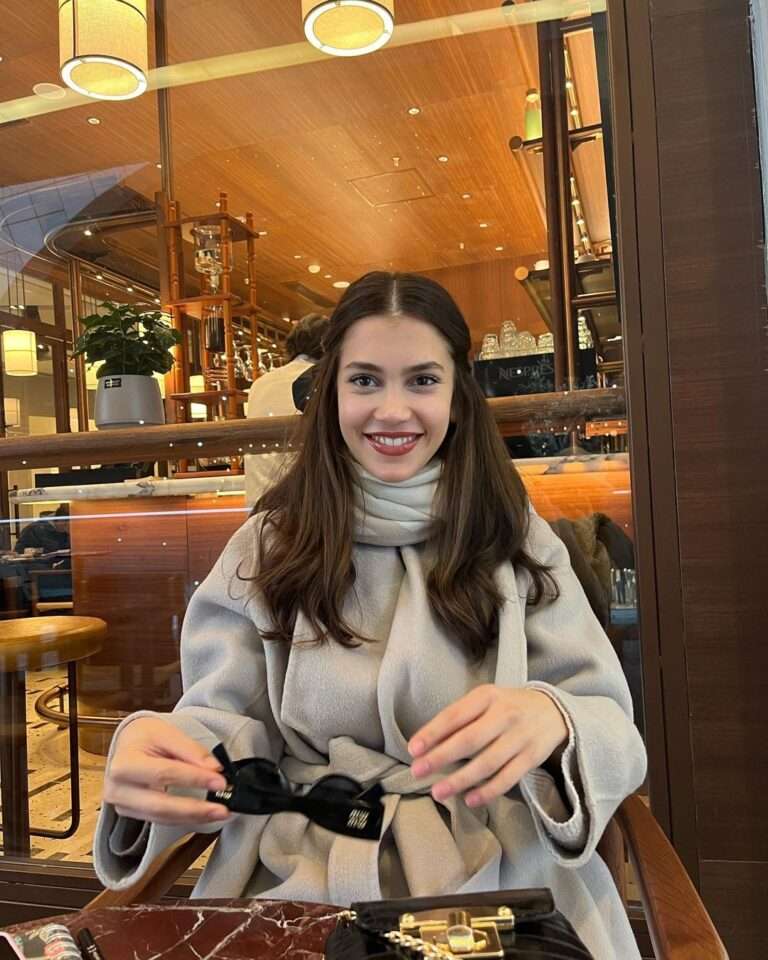 Holofira Hatun – Character in kurulus osman 5 by Ecem Sena Bayır